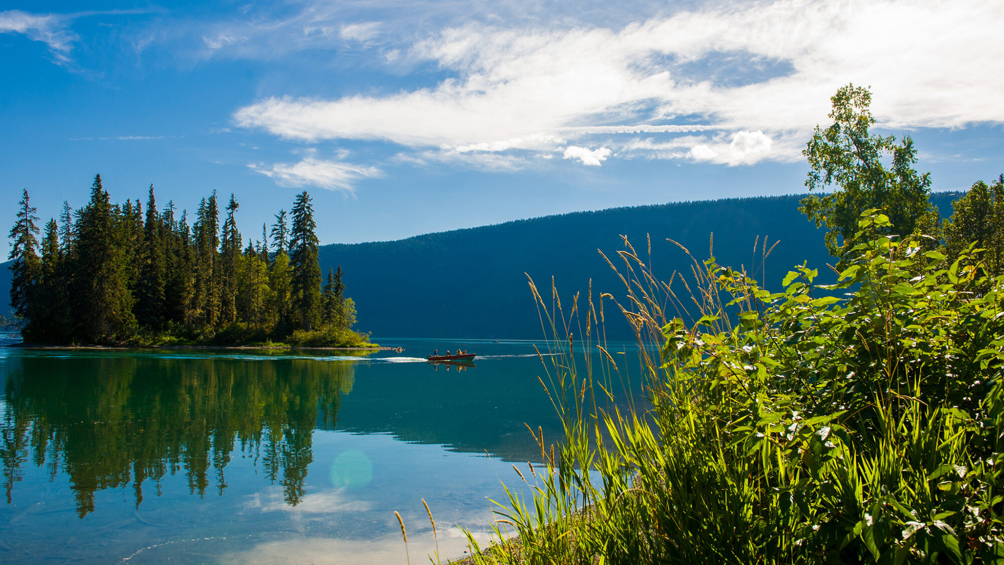 Top 10 Tips for Responsible Boating | Explore BC’s Coastline Responsibly
